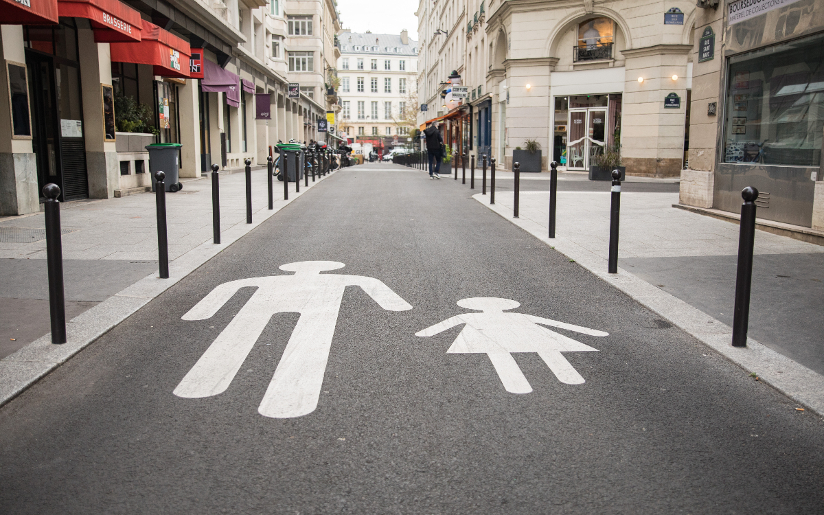 La Ville de Paris présente son « Code de la rue » pour redonner la ...